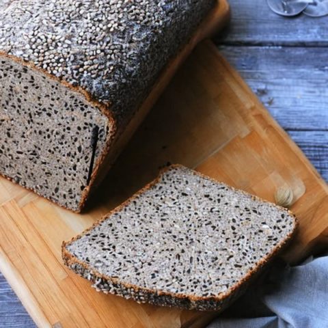 Glutenfreies Chia-Brot: Gesundes Backen leicht gemacht